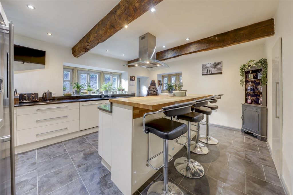 Higher Lench House, Lench Fold Clough, Rossendale - Amazing Valley ...