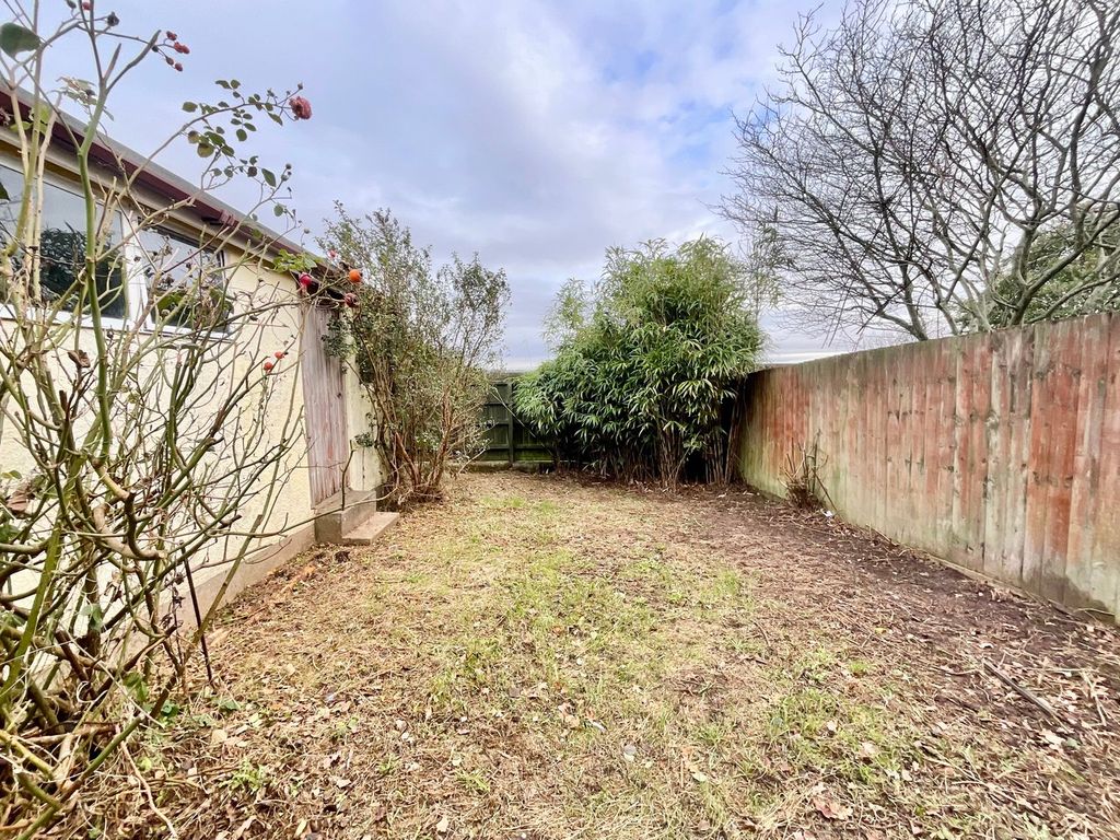 Eastfield Road, Caerleon, Newport NP18, 2 bed semi-detached house for ...