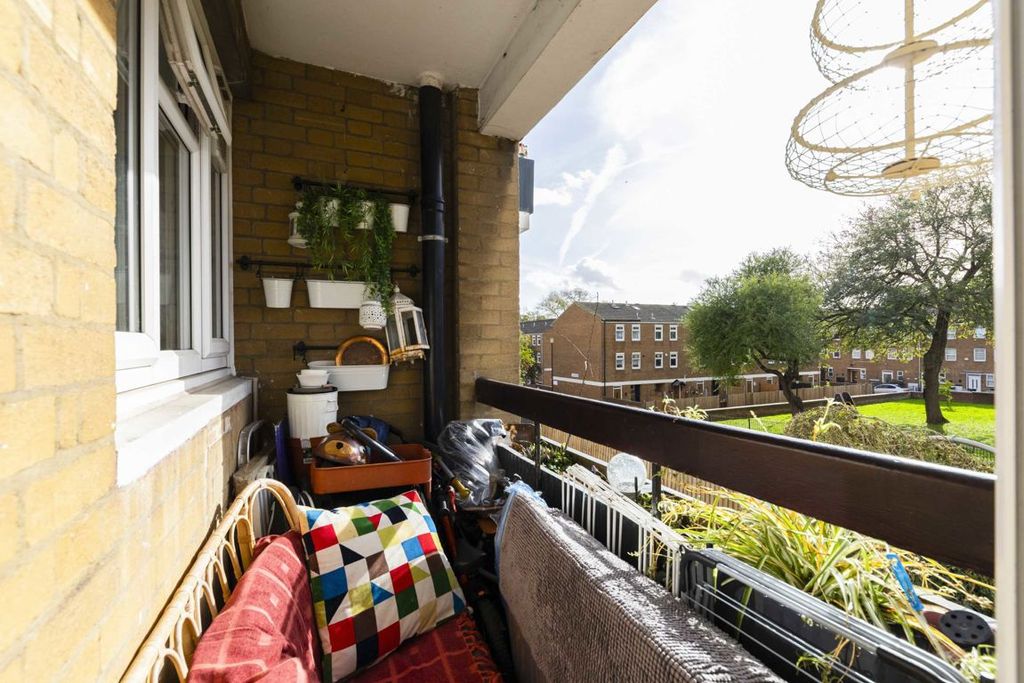 Amhurst Road, Hackney Central E8, 1 bed flat to rent, £1,798 pcm ...