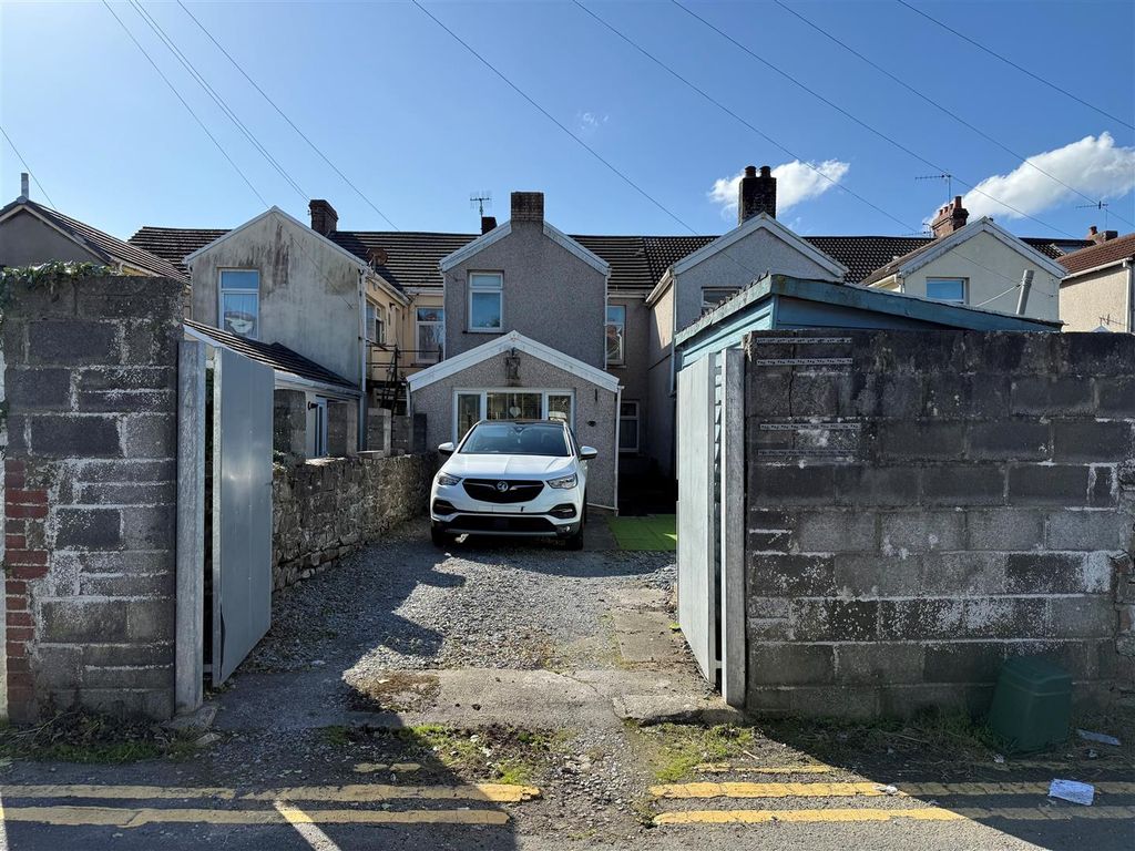 Pembrey Road, Llanelli SA15, 4 bed terraced house for sale, £159,995 ...