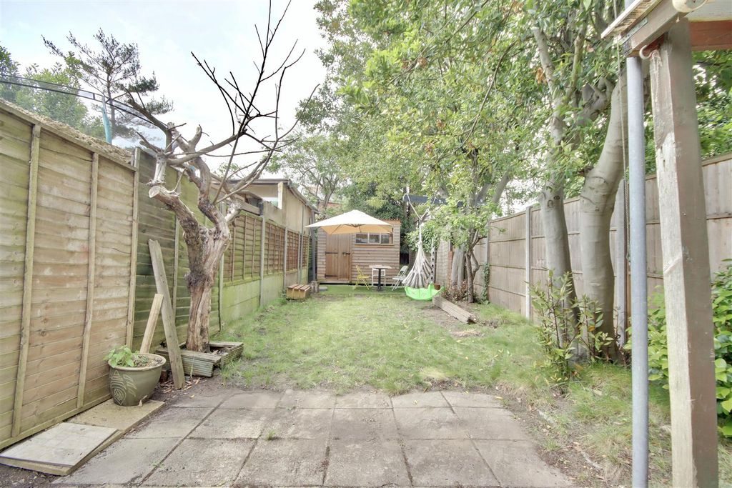 London Road, Portsmouth PO2, 3 bed terraced house for sale, £300,000 ...