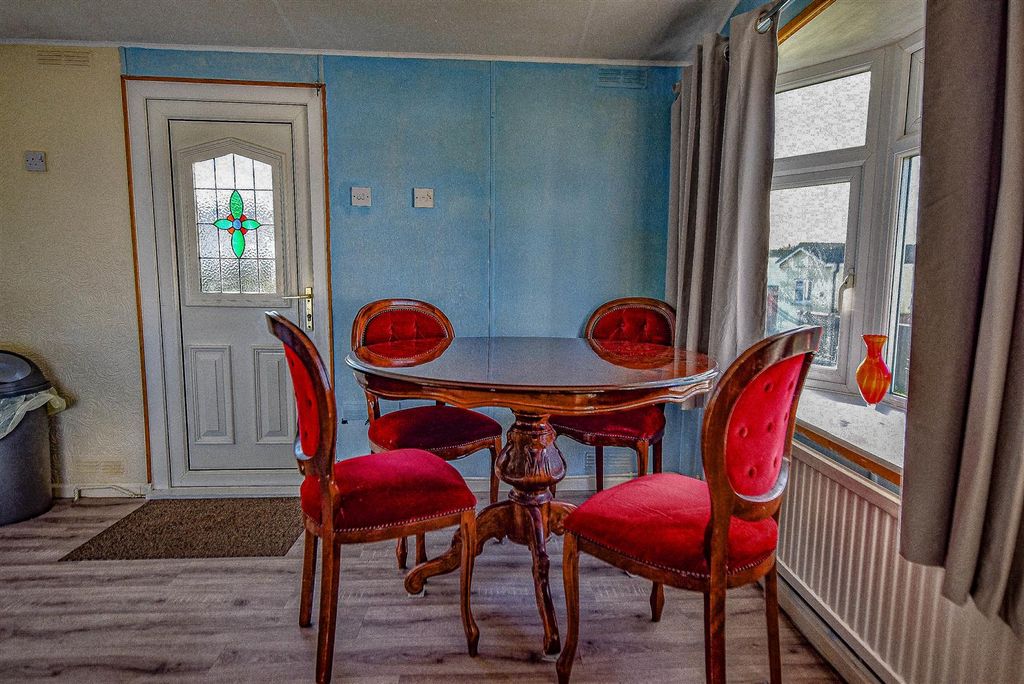 Berkeley Vale Park, Berkeley GL13, 2 bed mobile/park home for sale, £ ...