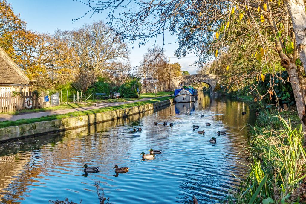 Chapel Row, Bathampton BA2, 2 bed flat for sale, £330,000 | PrimeLocation