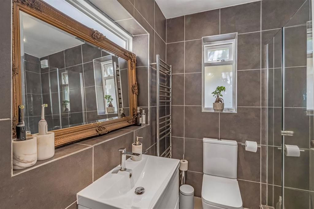 Stanwick Road, Barons Court W14, 1 bed flat for sale, £475,000 ...