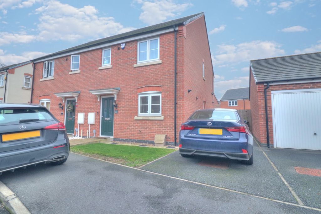 Watermead Way, Birstall, Leicester LE4, 3 bed semi-detached house for ...