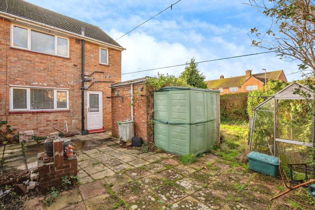 Grateley Crescent, Havant, Hampshire PO9, 2 bed end terrace house for ...