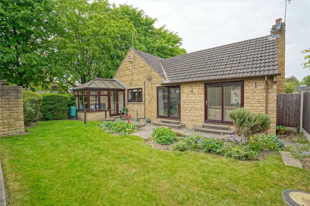 Hall Croft, Wickersley, Rotherham, South Yorkshire S66, 3 bed bungalow ...