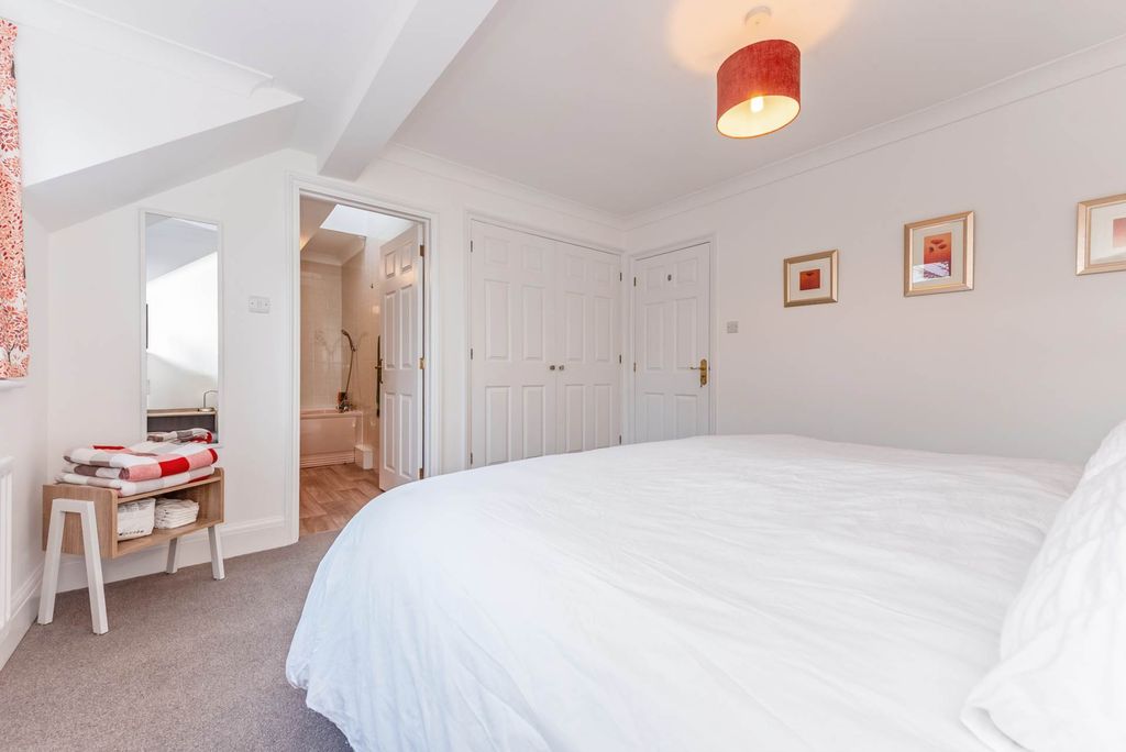 Earnley Manor Close, Earnley, West Sussex PO20, 4 bed detached bungalow ...