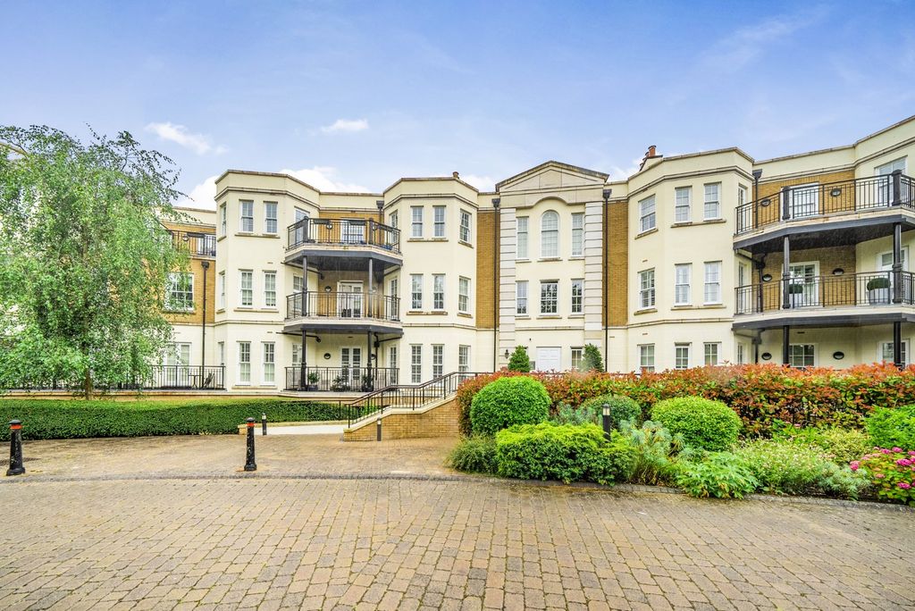Westerham Road, Keston, Kent BR2, 3 bed flat for sale, £950,000 ...
