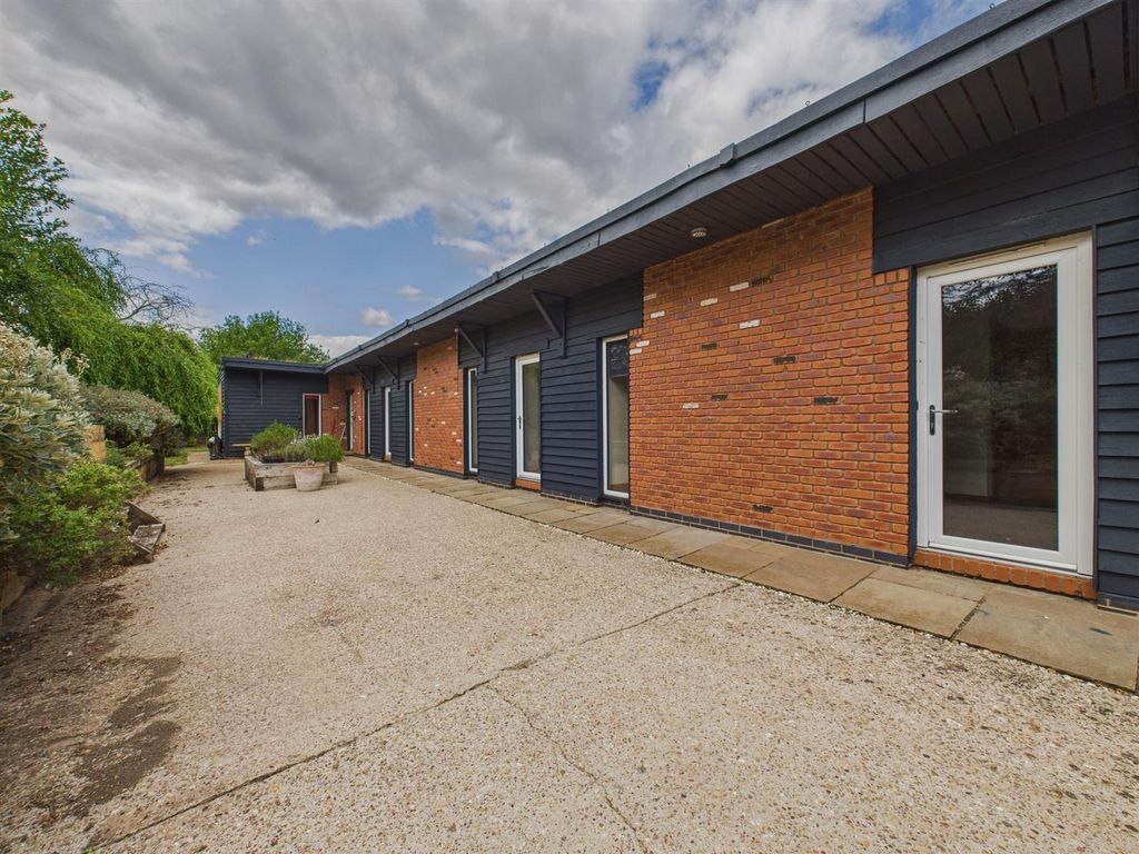 The Old Stables, Folly Road, Alfrick, Worcester WR6, 2 bed detached ...