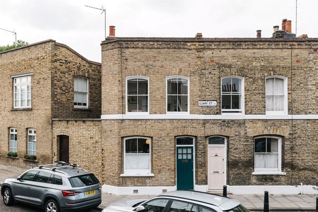 Elwin Street, Jesus (Green) Hospital Estate, Shoreditch E2, 3 bed ...