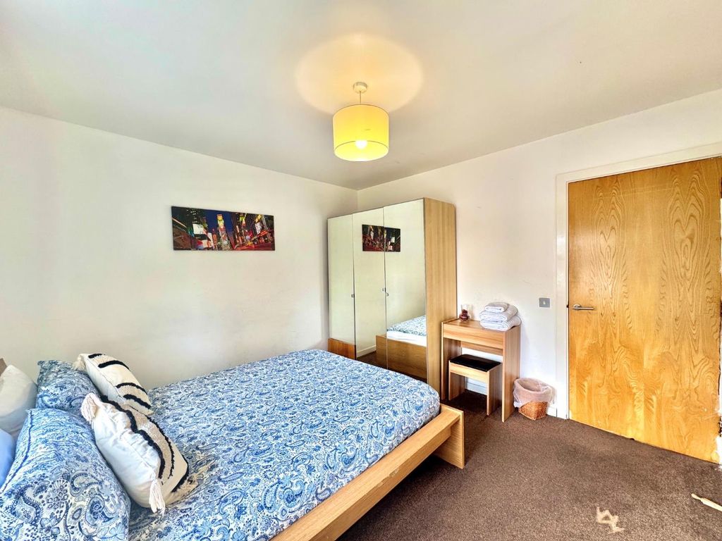 Watney Street, London E1, 2 bed flat for sale, £375,000 | PrimeLocation