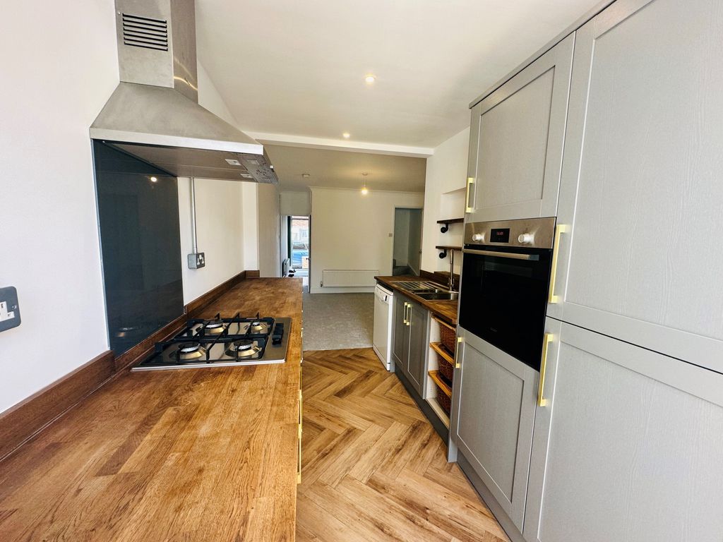 Henry Street, Nottingham NG5, 2 bed terraced house to rent, £1,000 pcm ...