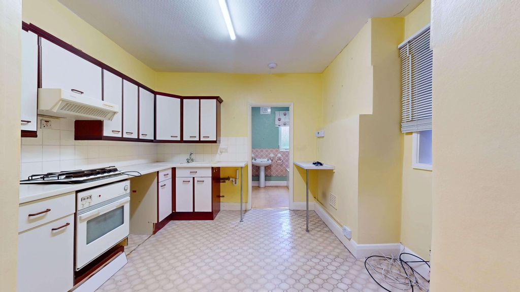 Ethelbert Road, London SW20, 1 bed flat for sale, £240,000 | PrimeLocation