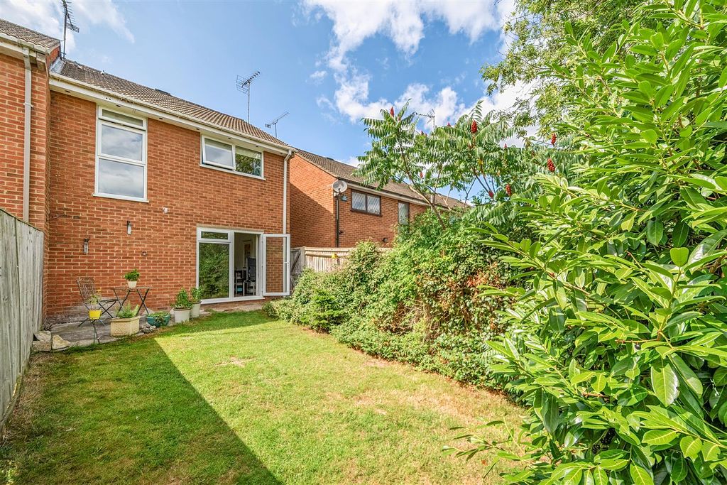 Wedgewood Way, Tilehurst, Reading RG30, 3 bed end terrace house for ...