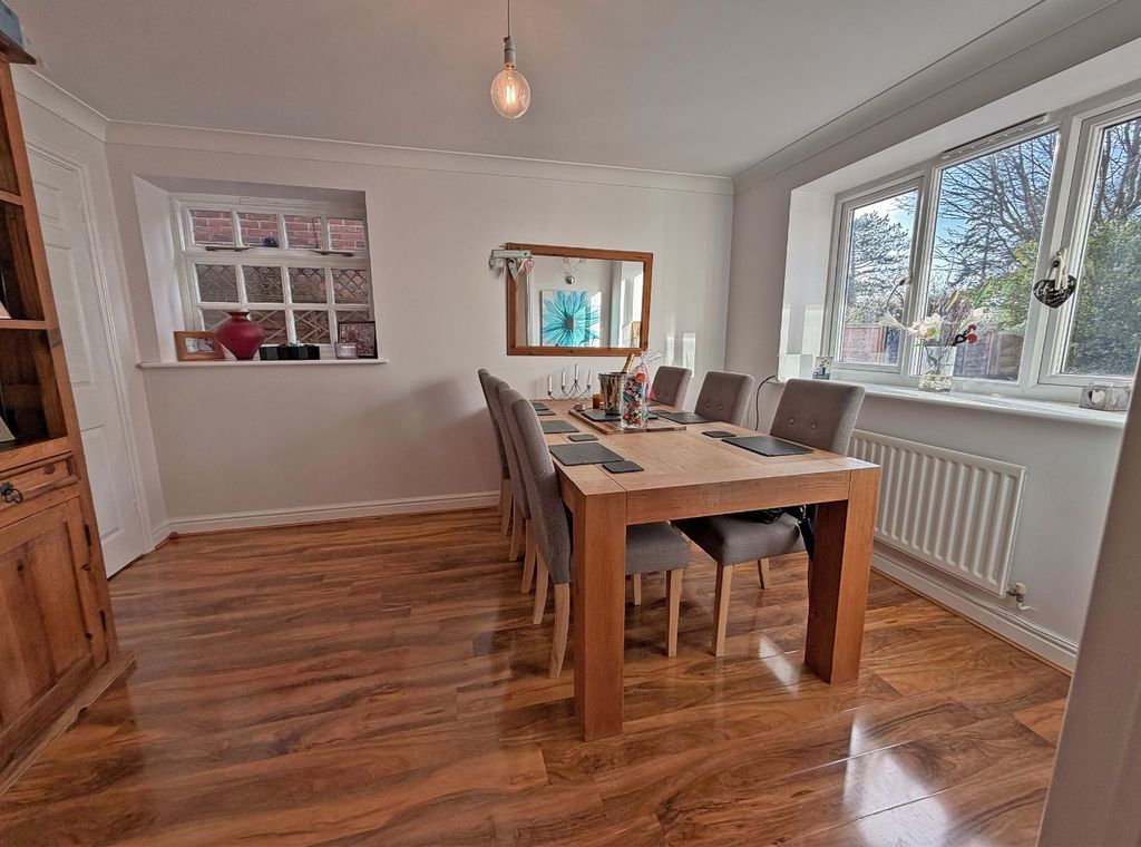 Grovers Court, Wycombe Road, Princes Risborough HP27, 4 bed detached ...