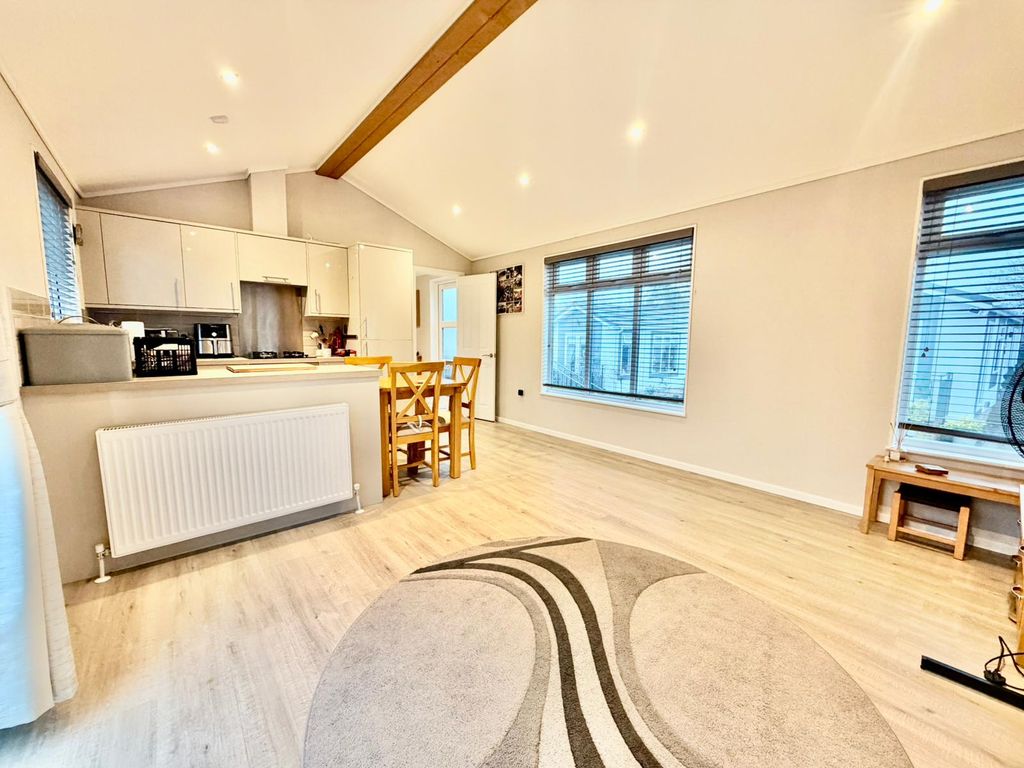 New Road, Featherstone, Wolverhampton WV10, 2 bed mobile/park home for ...