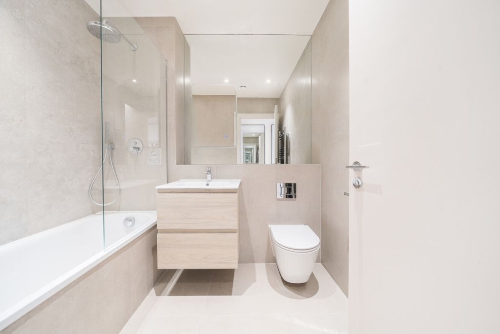 Leonora House, Streatham SW16, 2 bed flat to rent, £2,600 pcm ...
