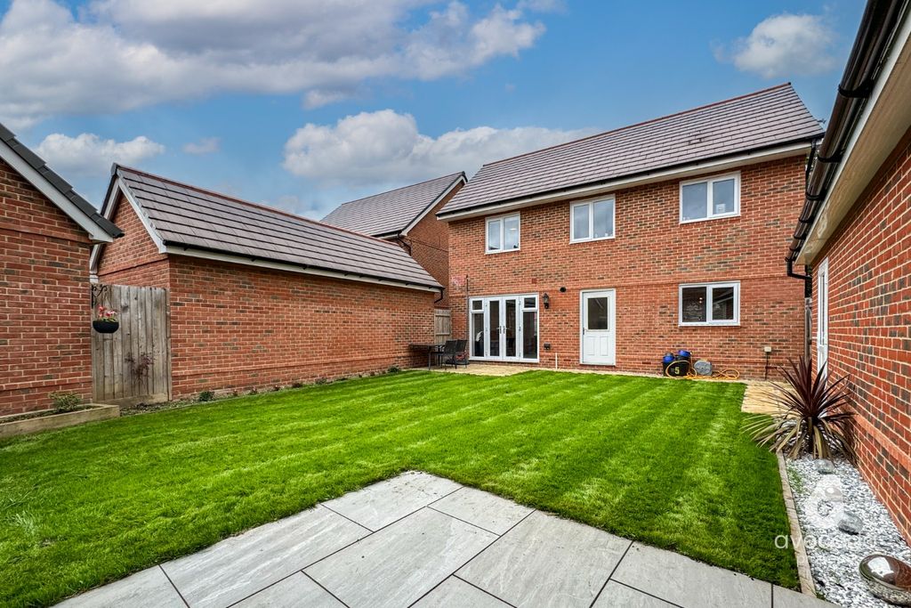 Cobham Drive, Spencers Wood RG7, 3 bed detached house for sale, £ ...