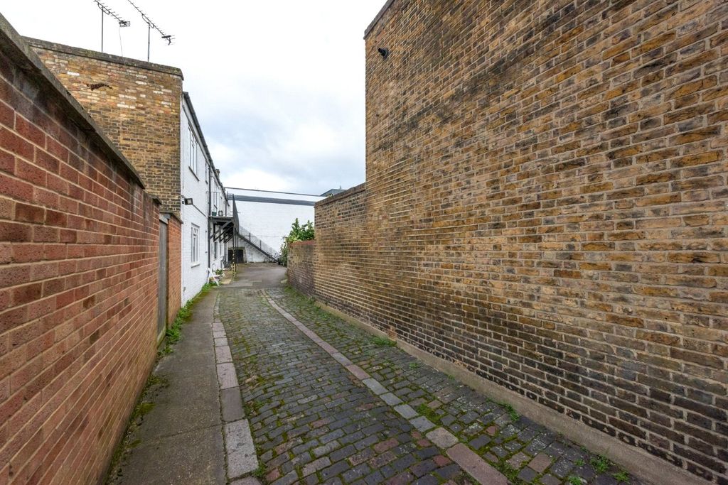 Warfield Road, London NW10, 1 bed flat for sale, £319,950 | PrimeLocation