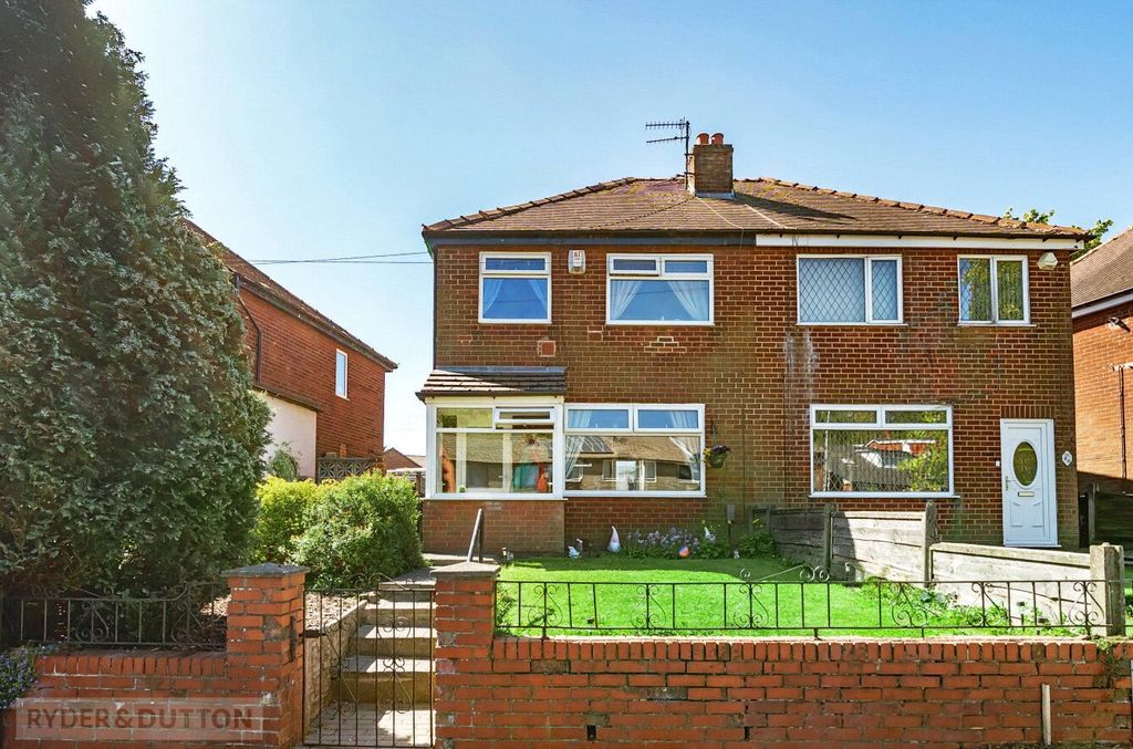 Trent Road, Shaw, Oldham, Greater Manchester OL2, 3 bed semi-detached ...