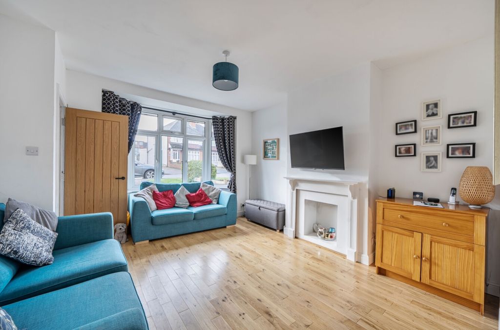 Gander Green Lane, Cheam, Sutton, Surrey SM3, 3 bed semi-detached house ...