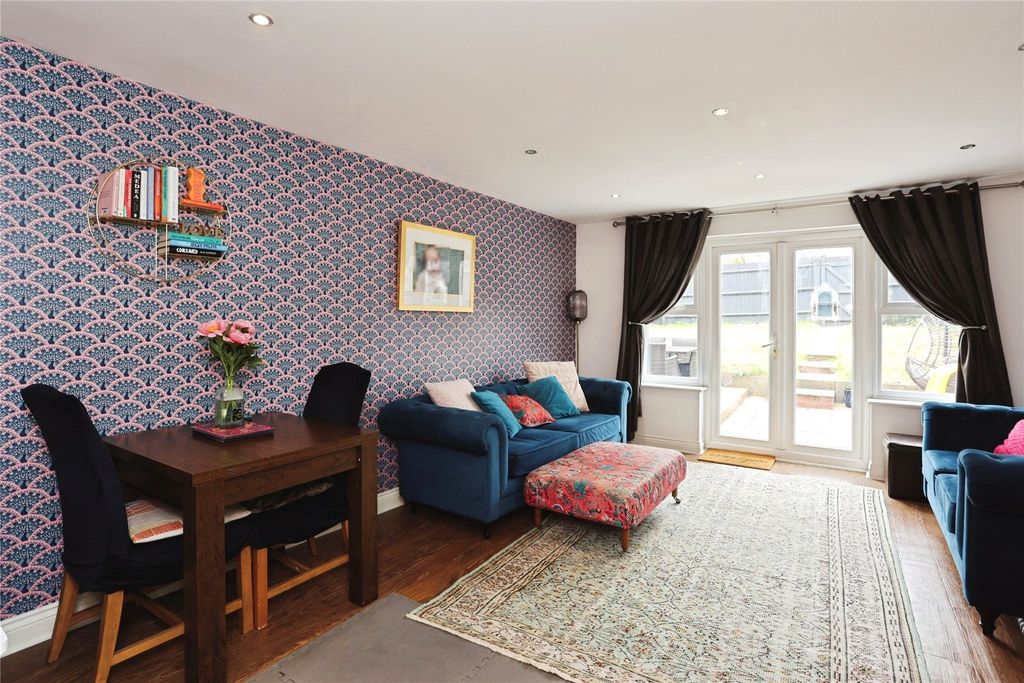 Tuffleys Way, Thorpe Astley, Braunstone, Leicester LE3, 3 bed end ...