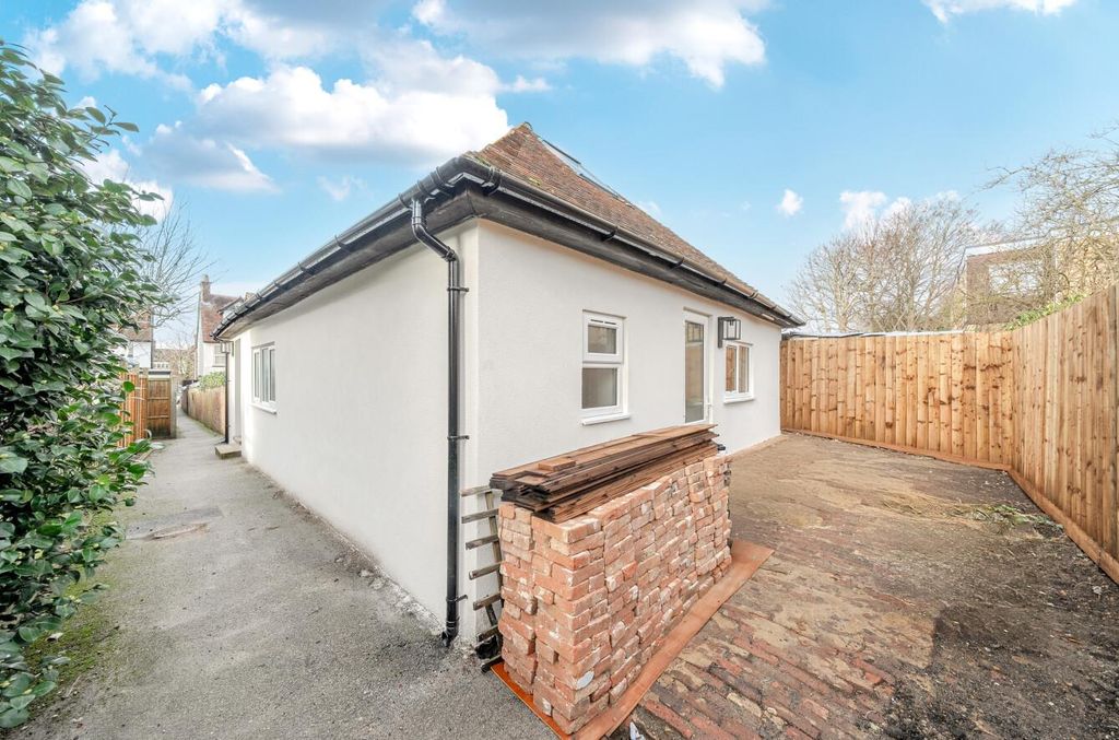 Falconer Road, Bushey WD23, 2 bed detached house for sale, £550,000 ...