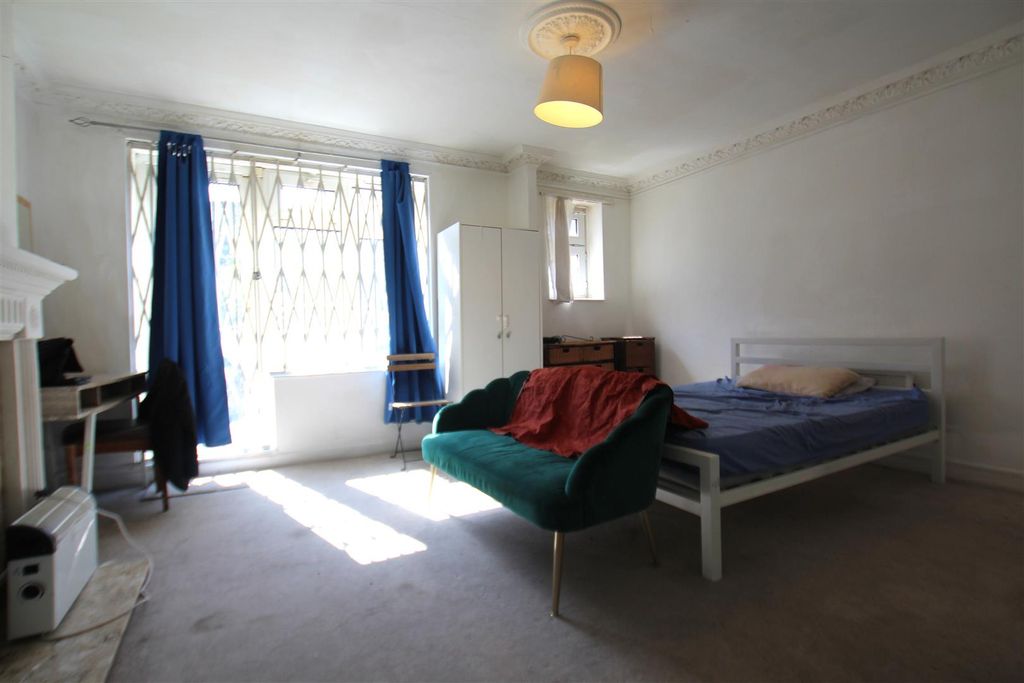 Cable Street, Tower Hamlets E1, 1 bed flat for sale, £225,000 ...