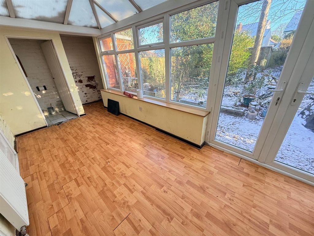 High Street, Wollaston, Stourbridge DY8, 3 bed semi-detached house for ...