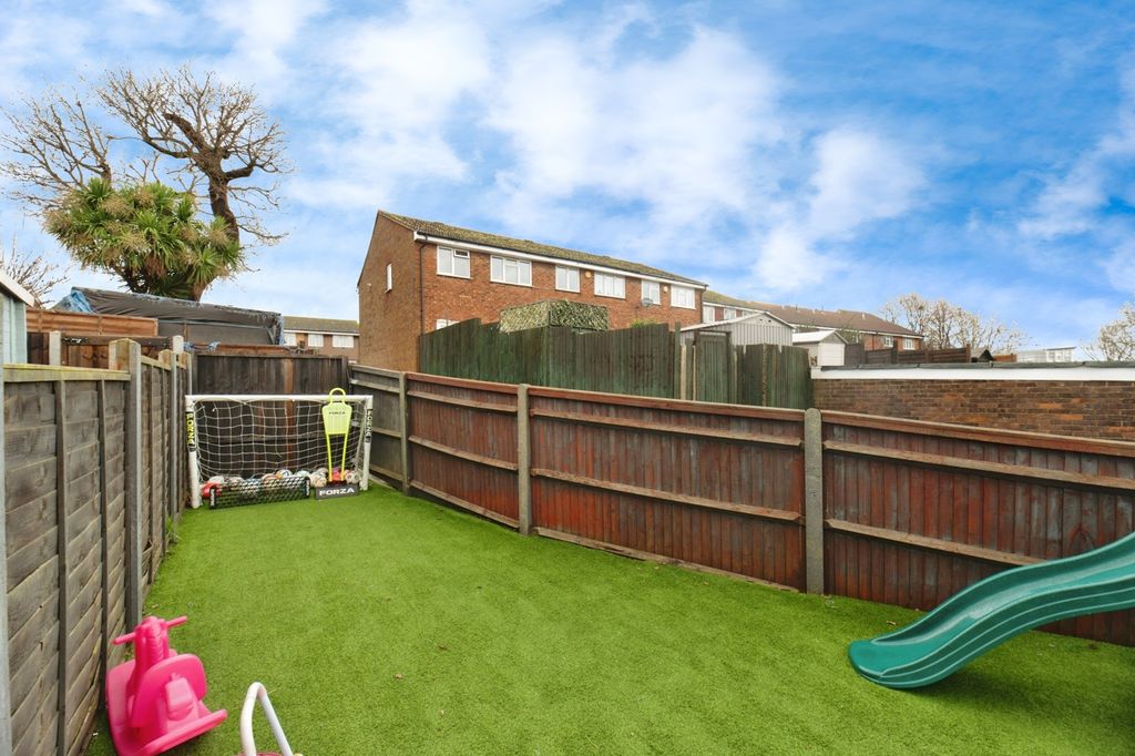 Drake Road, Chessington KT9, 3 bed terraced house for sale, £475,000 ...