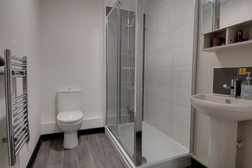 38 Trinity Hall Holborn Approach, Leeds LS6, 1 bed flat for sale, £ ...