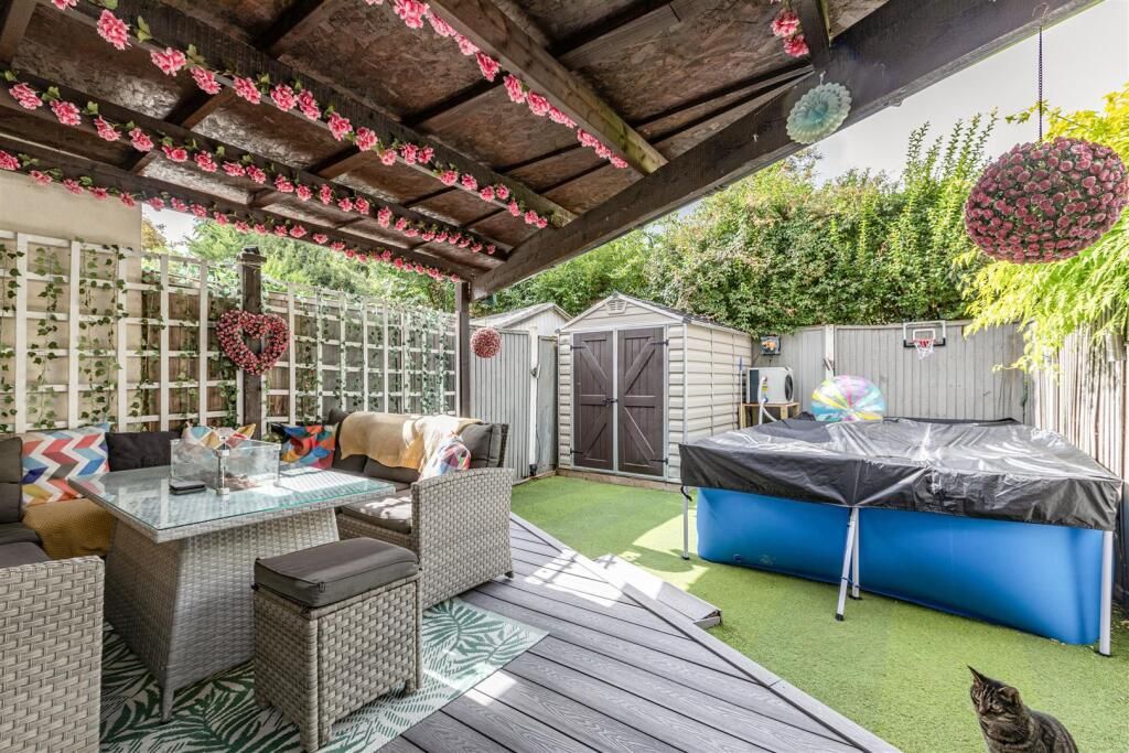Albert Road, Addlestone KT15, 4 bed terraced house for sale, £515,000 ...