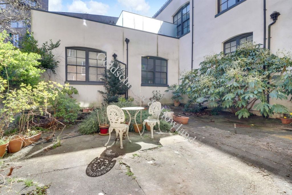 Bonny Street, London NW1, 2 bed flat to rent, £2,250 pcm | PrimeLocation
