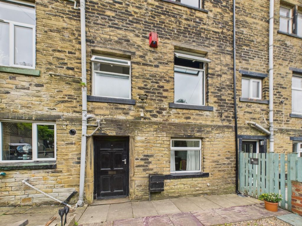 Leeds Road, Thackley BD10, 1 bed property for sale, £45,000 | PrimeLocation