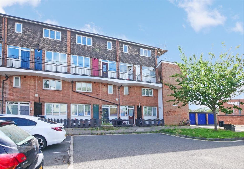 Lowther Terrace, York YO24, 2 bed flat for sale, £170,000 | PrimeLocation