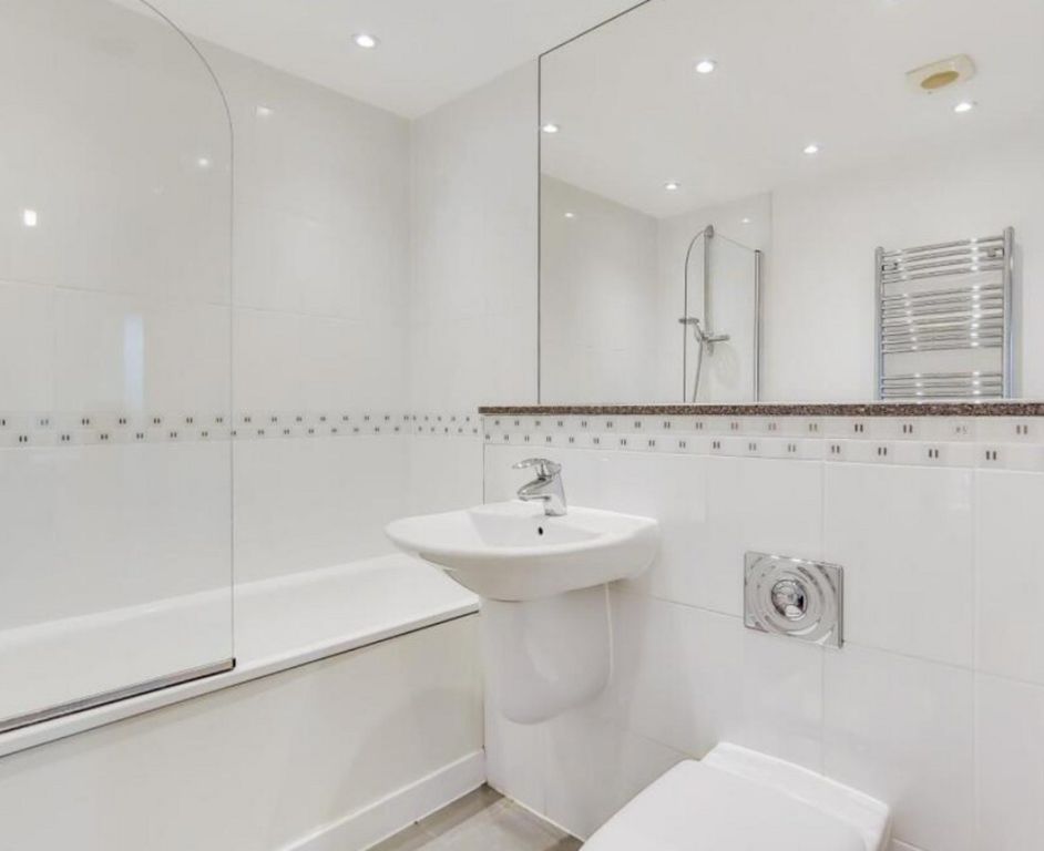 Icona Point, London E15, 1 bed flat to rent, £2,000 pcm | PrimeLocation