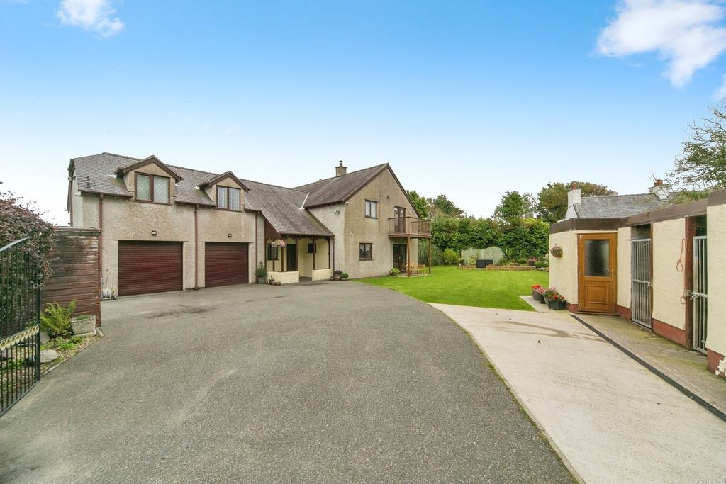 Newborough, Llanfairpwllgwyngyll LL61, 4 bed detached house for sale, £ ...