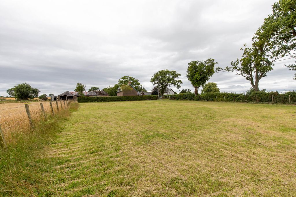 Burrelton, Blairgowrie PH13, 3 bed farmhouse for sale | PrimeLocation