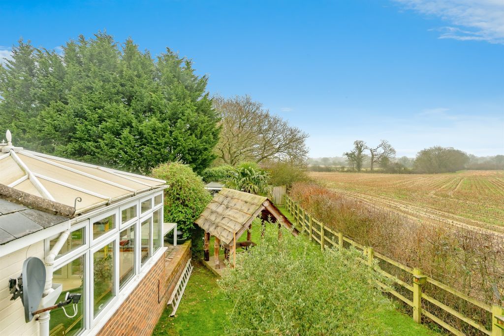 Reigate Road, Hookwood, Horley RH6, 5 bed detached bungalow for sale, £ ...