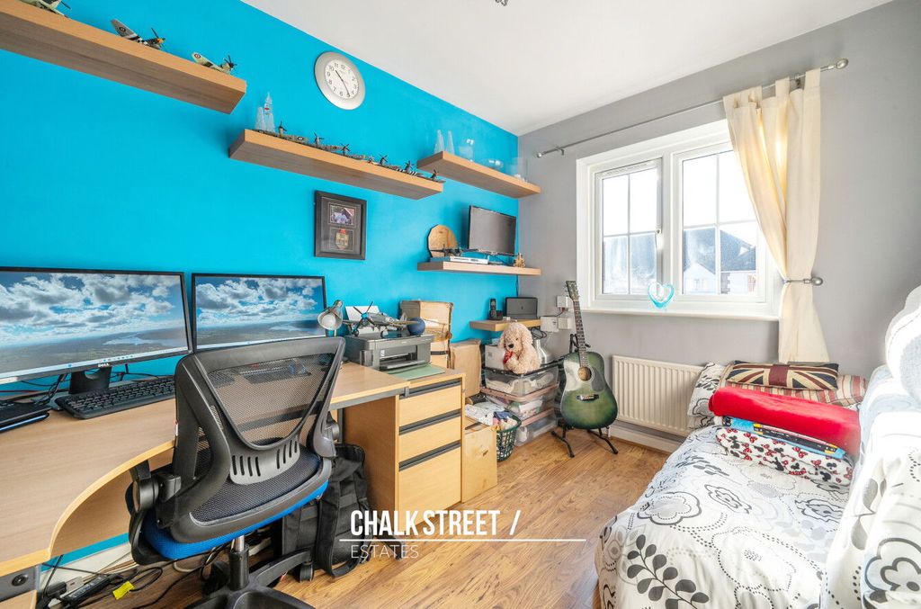 Spingate Close, Hornchurch RM12, 4 bed semi-detached house for sale, £ ...