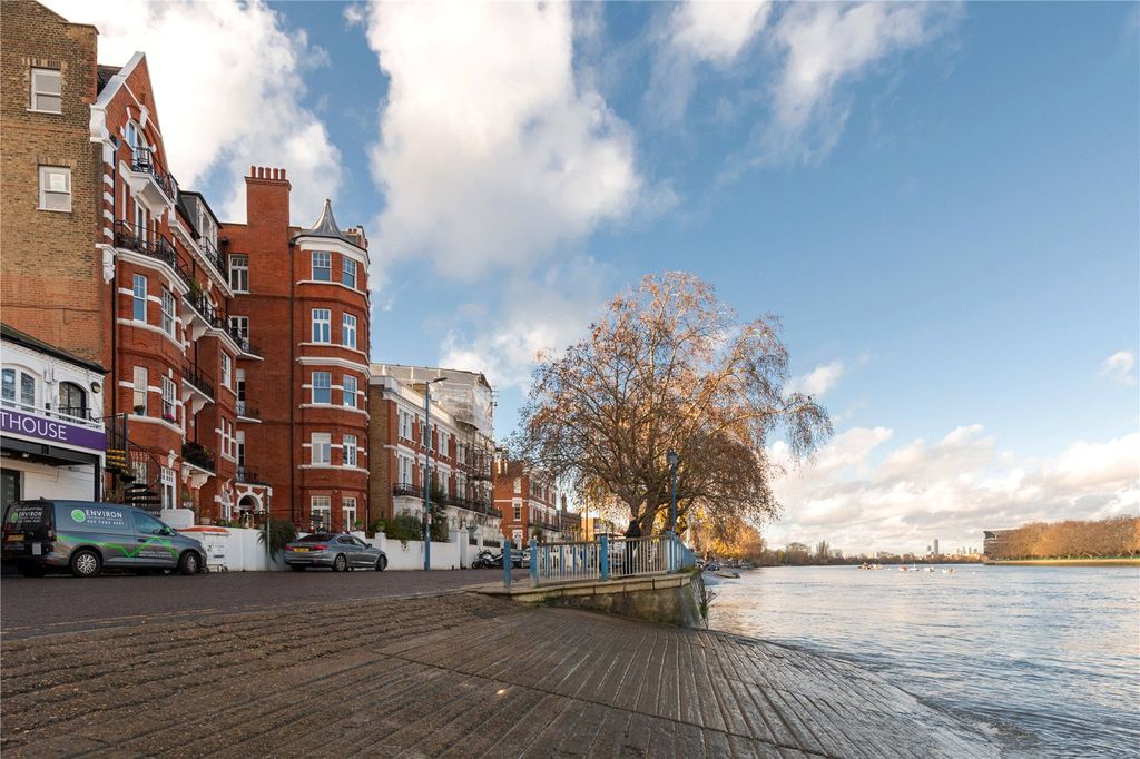 Embankment, Putney, London SW15, 3 bed flat for sale, £1,200,000 ...