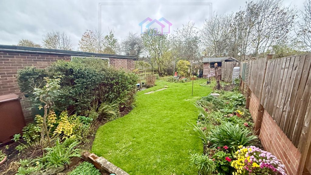 Carleton Crest, Pontefract, Wakefield, 2Qp, Pontefract WF8, 3 bed semi ...