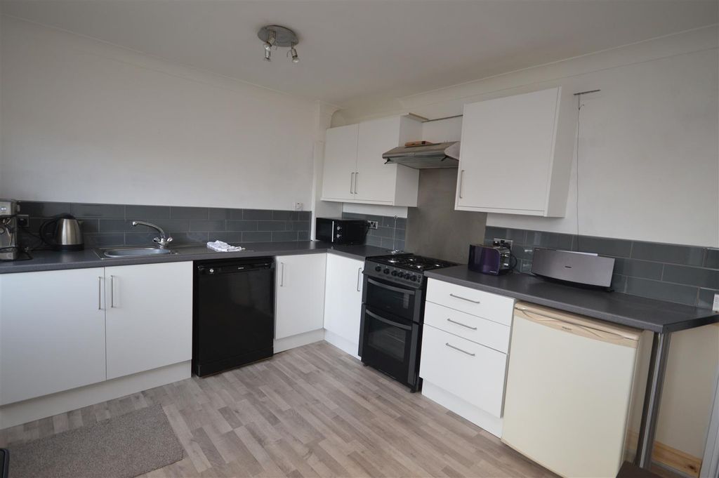 The Poplars, Knottingley WF11, 3 bed semi-detached house for sale, £ ...