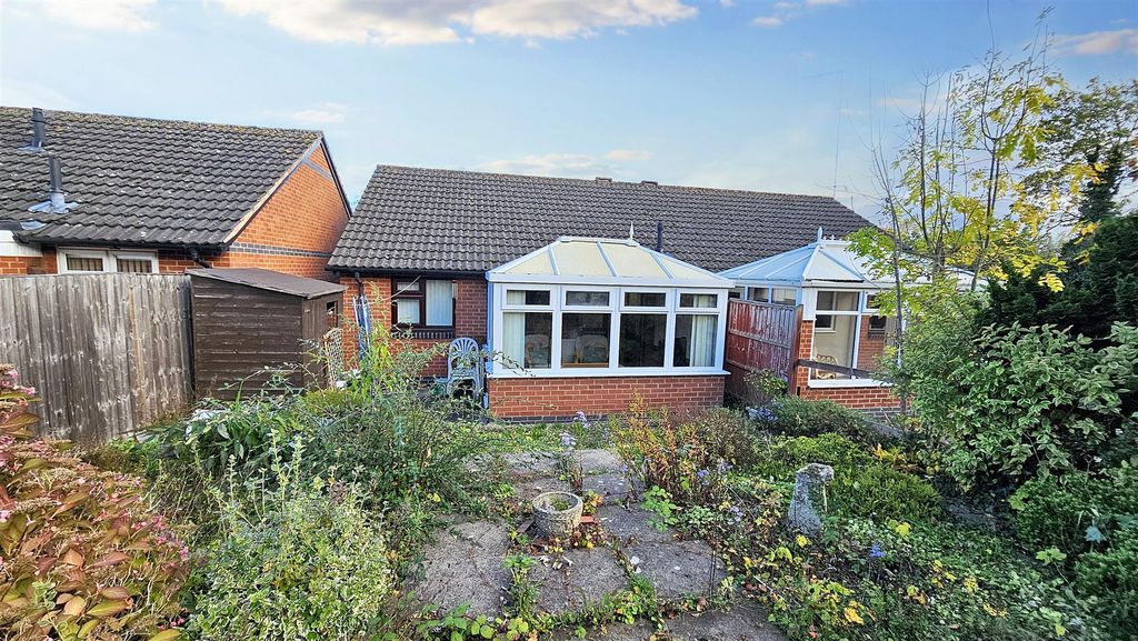 Hardwick Court, Off Ashleigh Road LE3, 2 bed semi-detached bungalow for ...