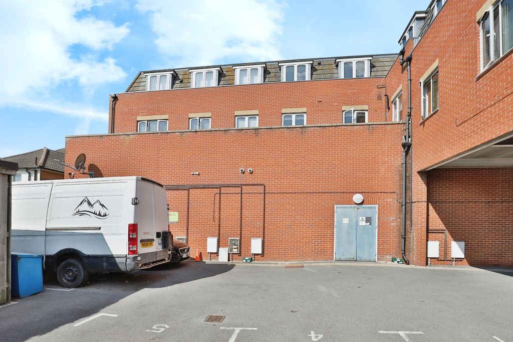 Wimborne Road, Bournemouth BH9, 2 bed flat for sale, £150,000 ...