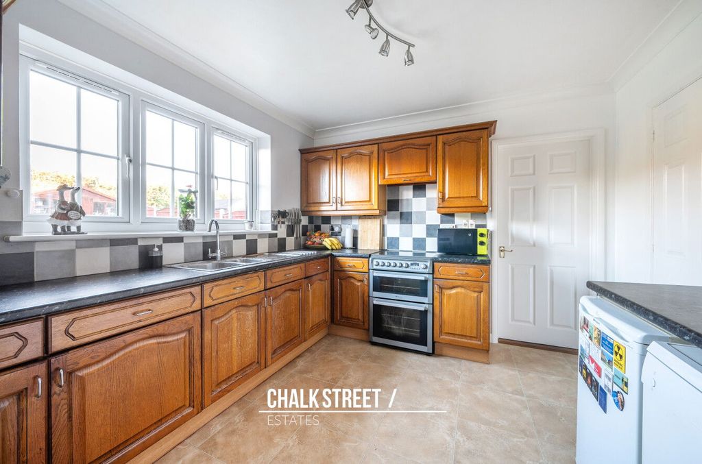 Spingate Close, Hornchurch RM12, 4 bed semi-detached house for sale, £ ...