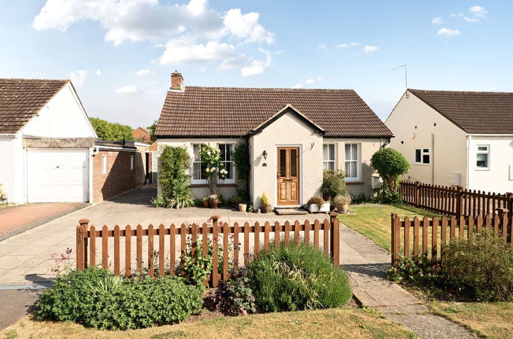 Stagsden Road, Bromham, Bedford MK43, 2 bed detached bungalow for sale ...