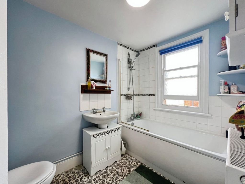 Broadmead Road Folkestone CT19, 3 bed maisonette for sale, £250,000 ...