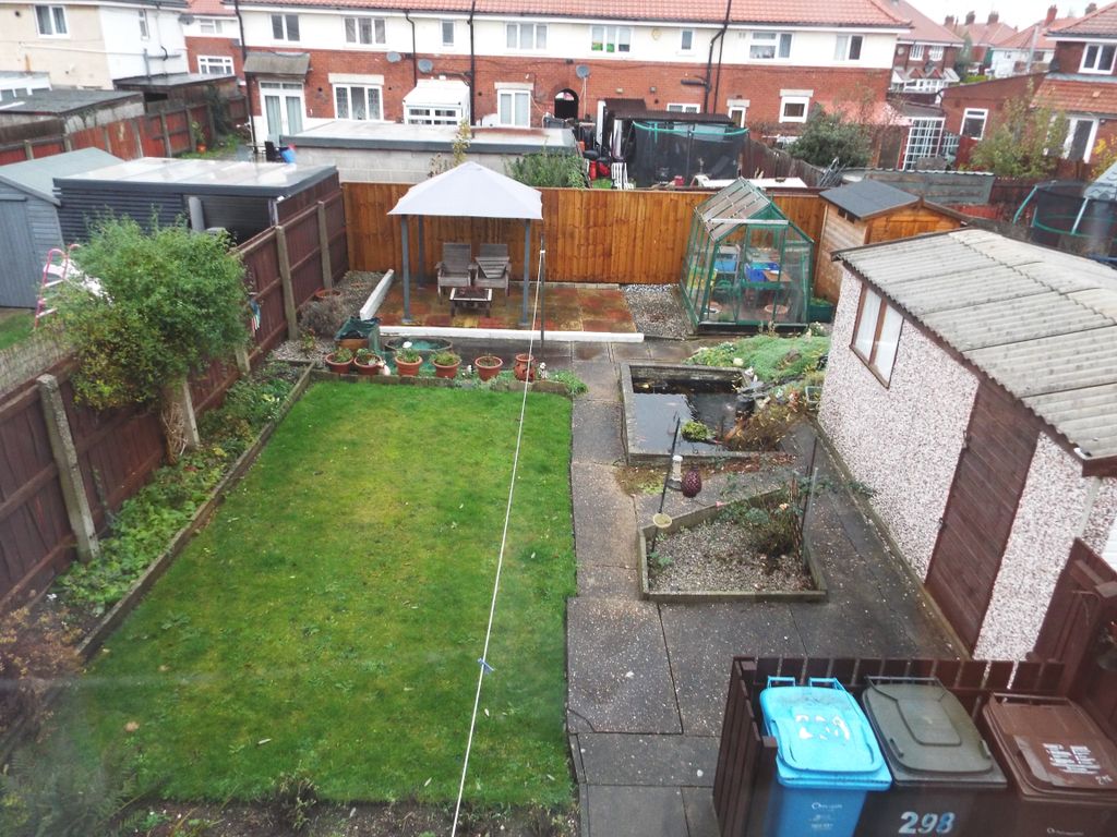 Endike Lane, North Hull, Hull, East Yorkshire HU6, 3 bed end terrace ...